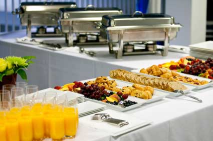 Cu dieta in delegatie. Cum sa mananci cand esti pe drumuri. | Femeia Fit